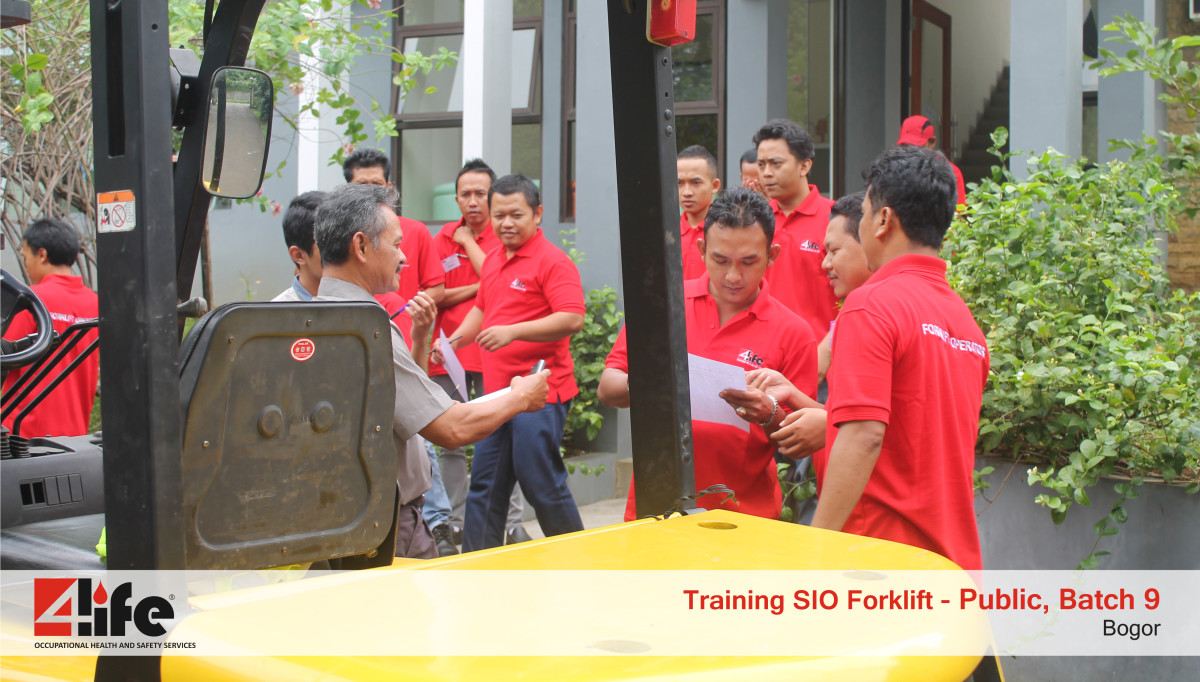 Pengoperasian Forklift | SIO Forklift Training Indonesia | Perusahaan ...